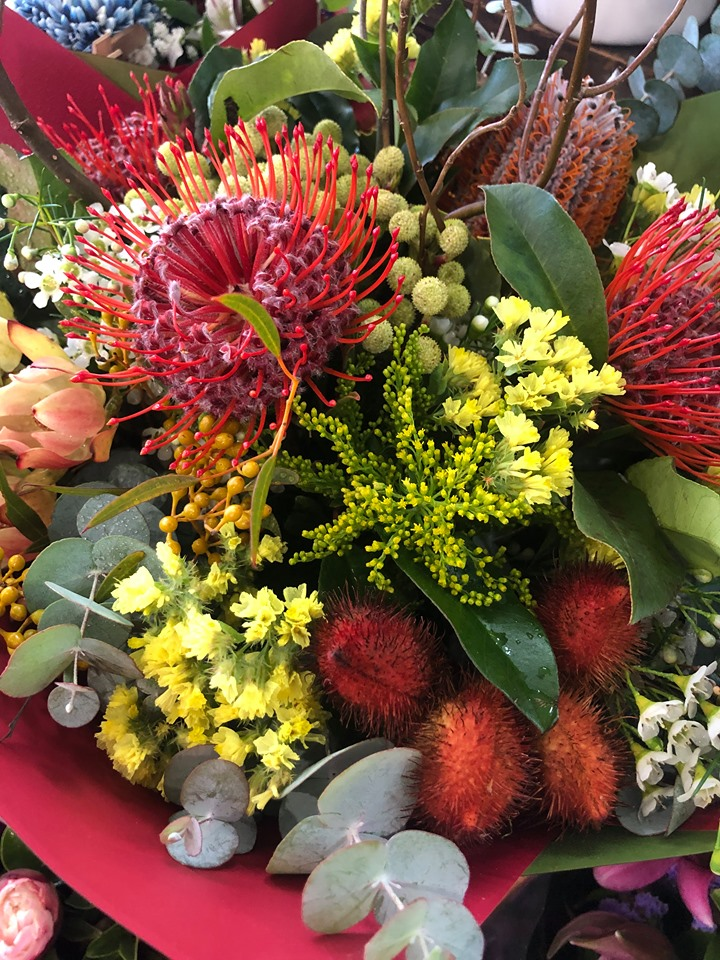 Fresh Native Bunch - Large (flowers vary depending on seasonal availab ...
